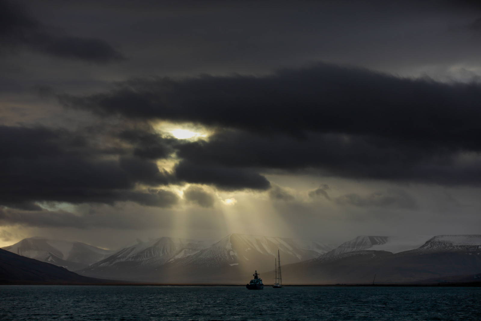 Exploring the Ghost town of Pyramiden | Hiking the World