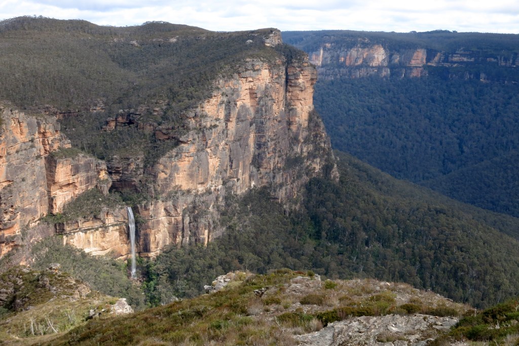 Fortress Creek Falls - spectacular cliff-top rock pools with a view ...