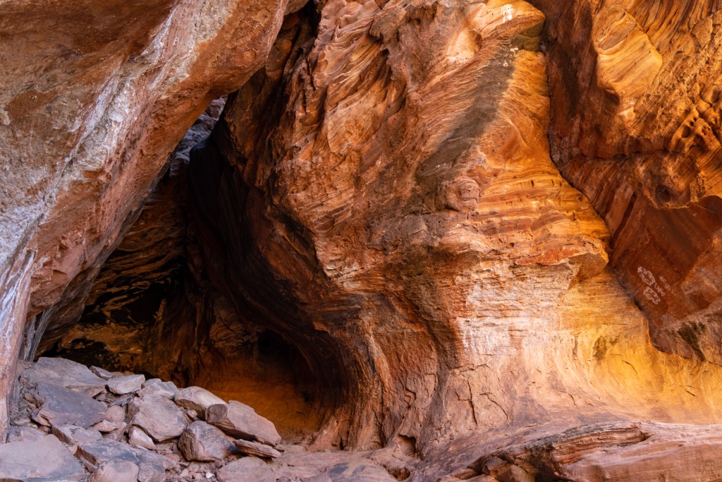 Cave Valley Pictographs in Zion | Hiking the World