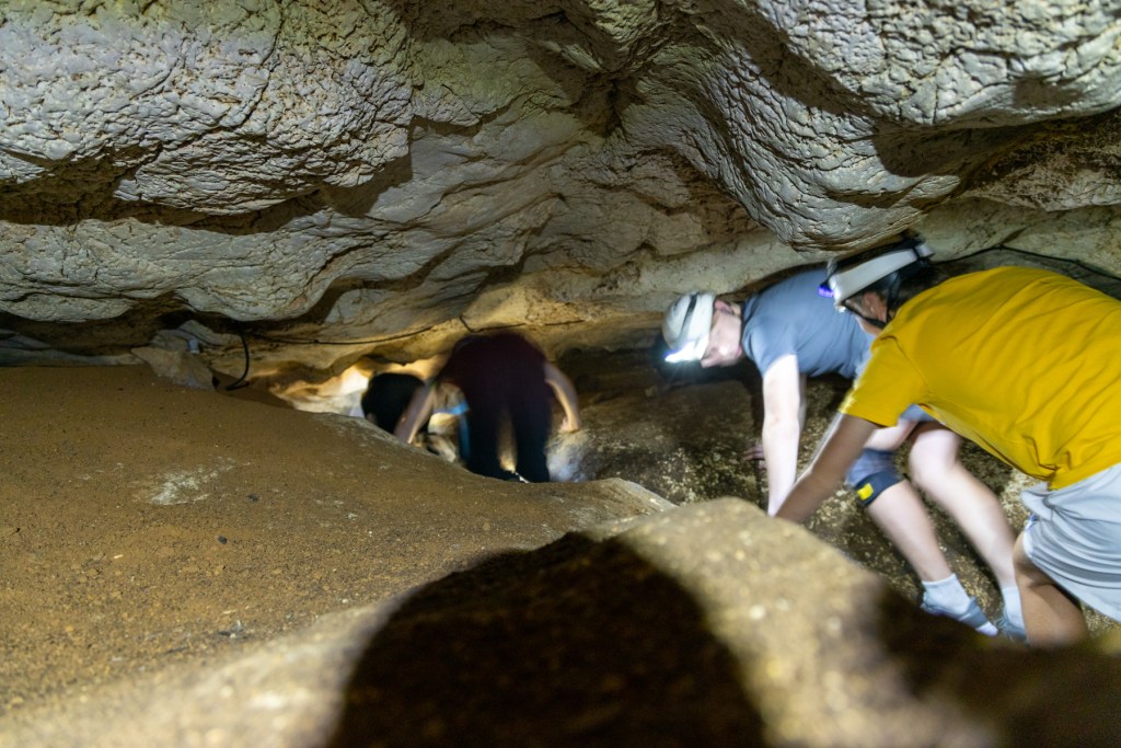 A very "squeezy" hike through the Capricorn Caves | Hiking the World