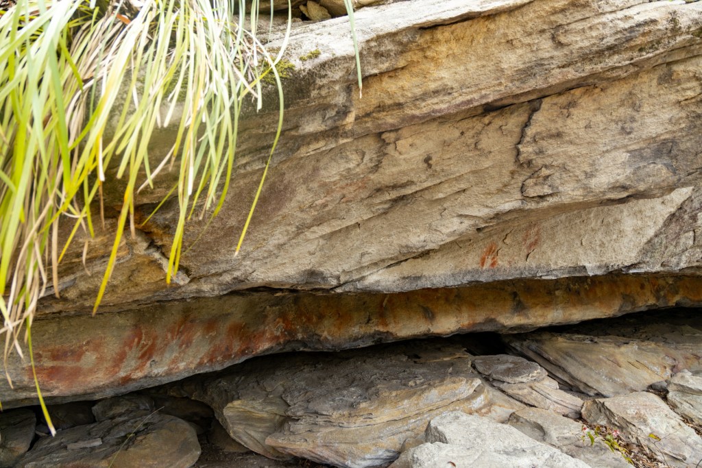 Ghungalu Art Site on the Goon Goon Dhina Trail | Hiking the World