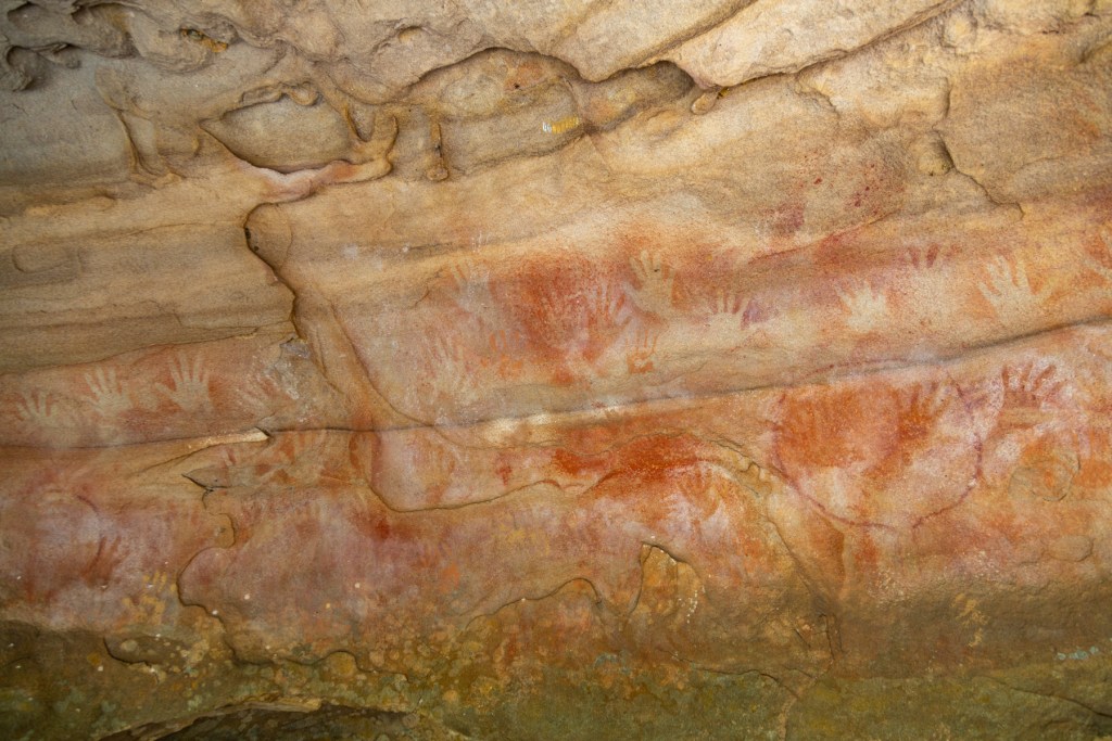 Red Hands Cave in Glenbrook | Hiking the World