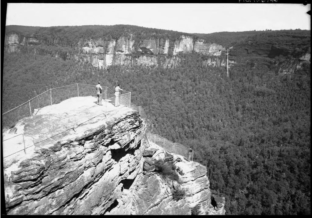 Pulpit Rock - the most spectacular Blackheath lookout | Hiking the World