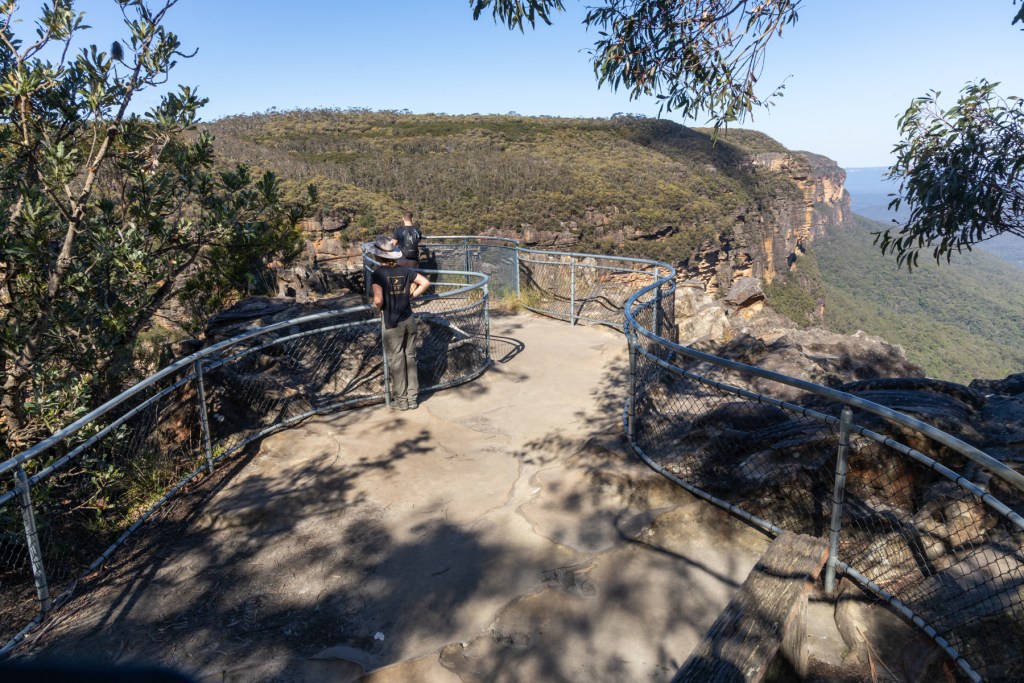 Princes Rock Lookout - Jamison Valley and Wentworth Falls views ...