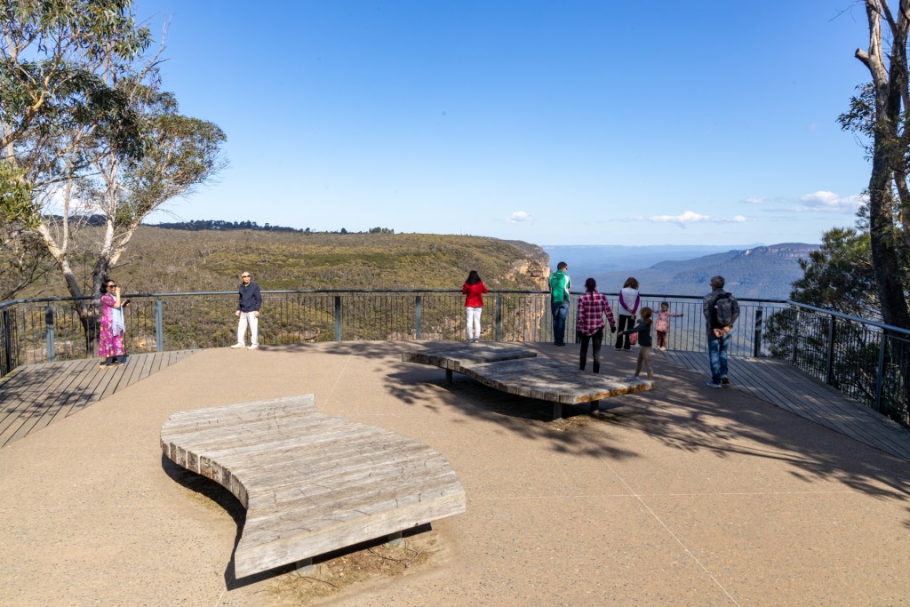 Wentworth Falls Lookout - an accessible lookout | Hiking the World