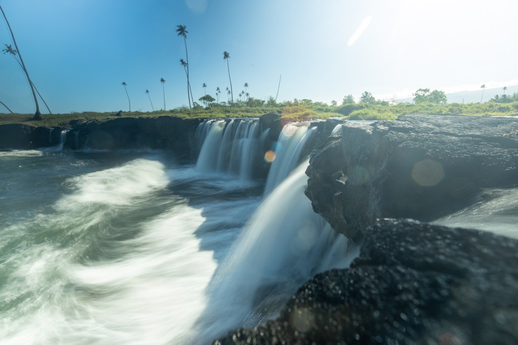 Mu Pagoa Waterfall - the only tidefall in Samoa | Hiking the World