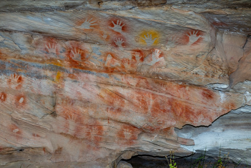 The Tombs Aboriginal rock art site | Hiking the World