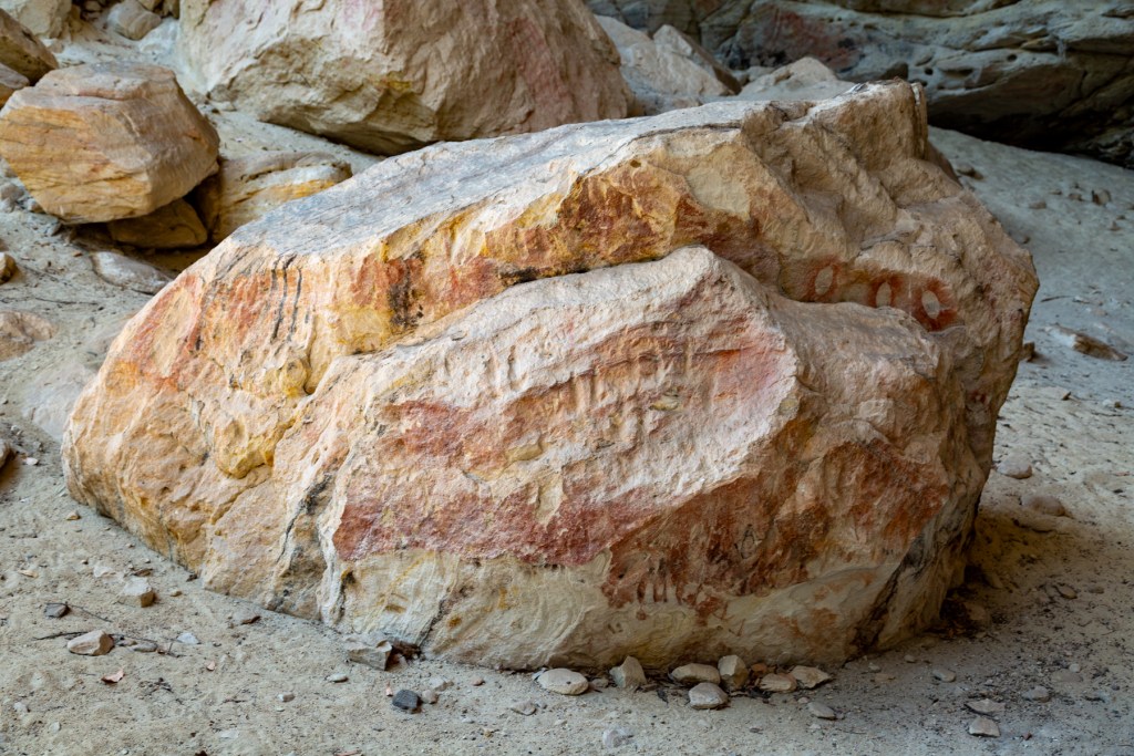 Carnarvon Gorge Cathedral Cave rock art site | Hiking the World