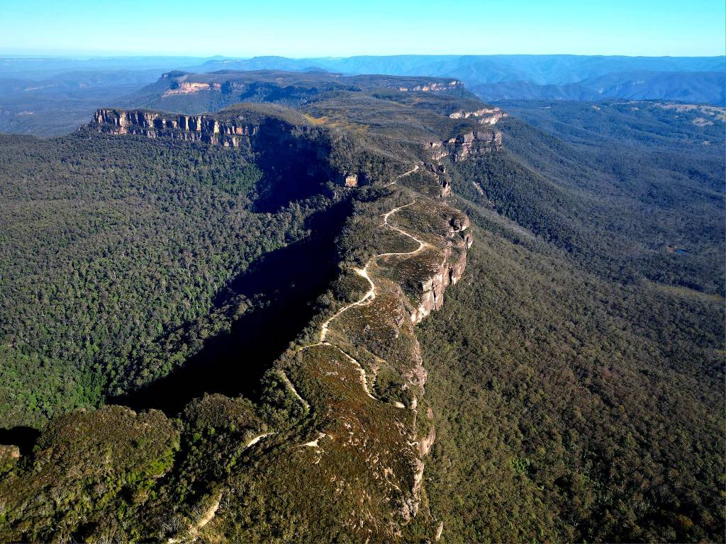 A Guide to the 13 Narrow Neck Passes | Hiking the World