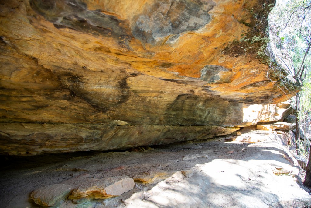 Mount Yengo Stencil Shelter | Hiking the World