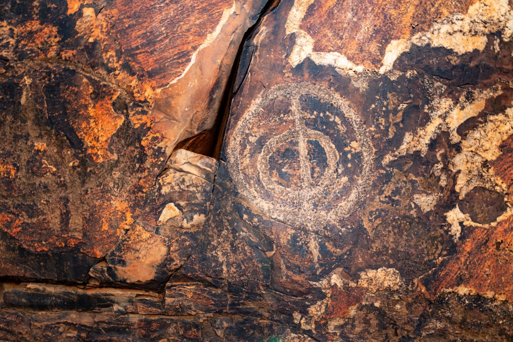 Chambers Gorge - a significant Adnyamathanha rock art site | Hiking the ...