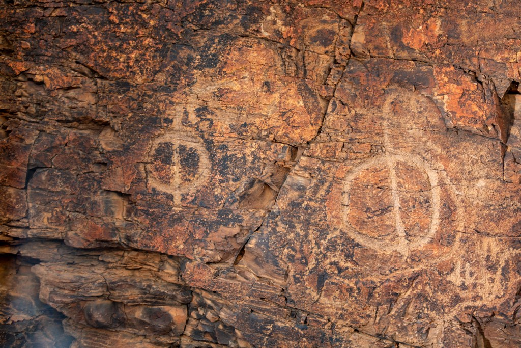 Chambers Gorge - a significant Adnyamathanha rock art site | Hiking the ...