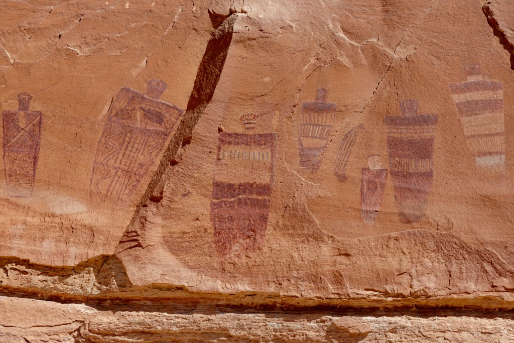 The spectacular Great Gallery in Horseshoe Canyon | Hiking the World