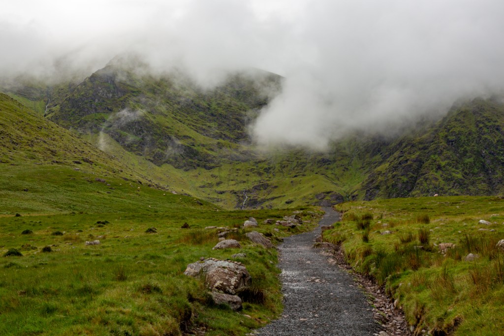 Hiking Carrauntoohil via the vertiginous Devils Ladder | Hiking the World