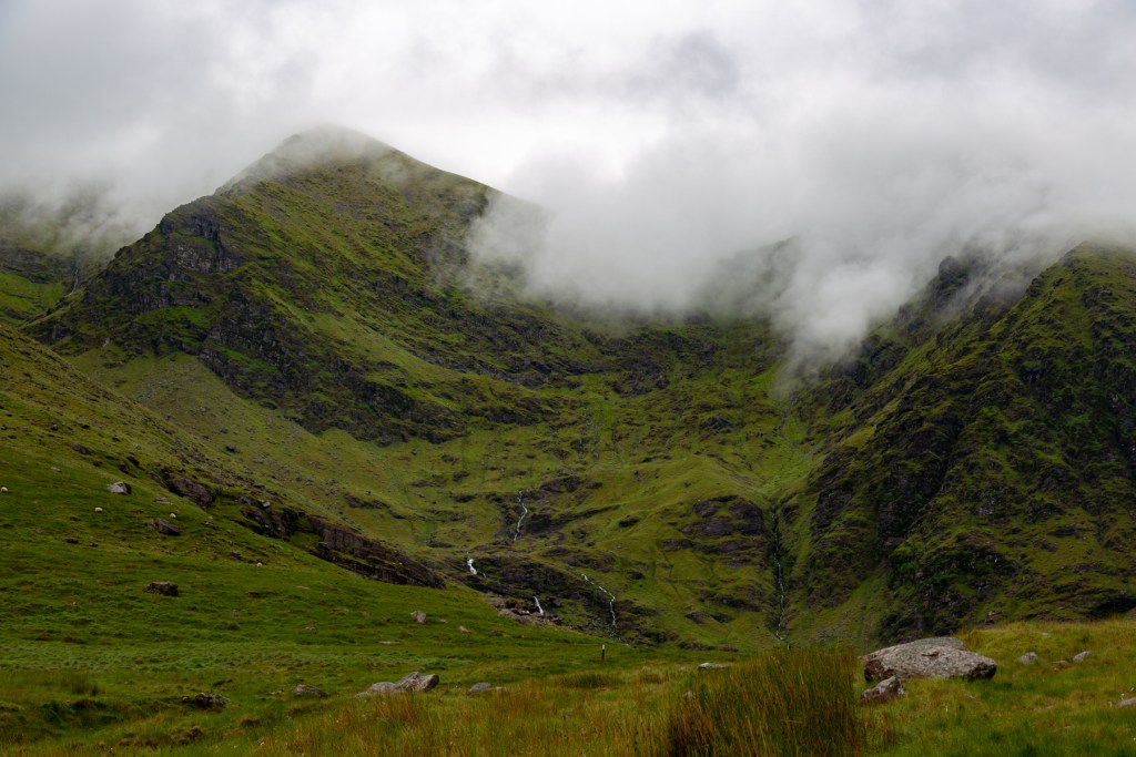 Hiking Carrauntoohil via the vertiginous Devils Ladder | Hiking the World